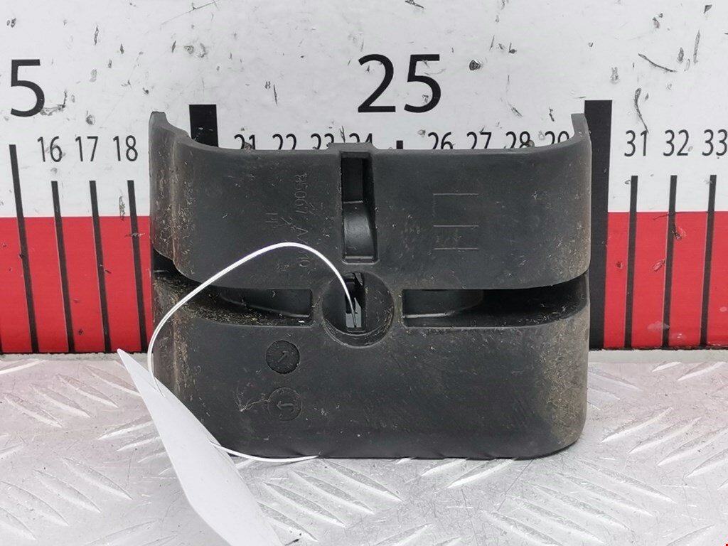 Кронштейн (крепление) заднего бампера левый Nissan Note (E11) 85067AX610 арт. 1904581