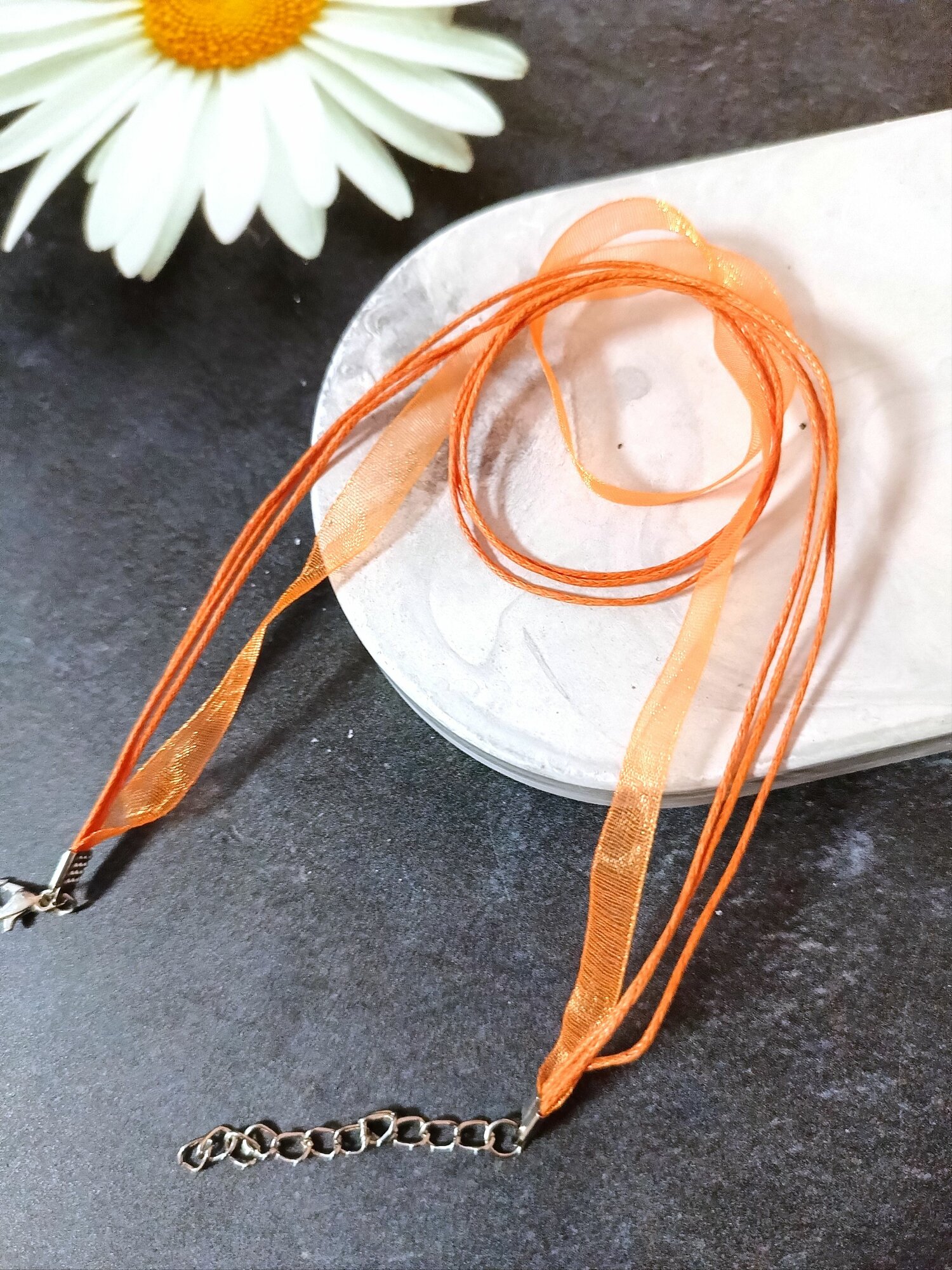 Шнурок для бижутерии подвески кулона крестика вощеный с органзой 43см 1шт оранжевый