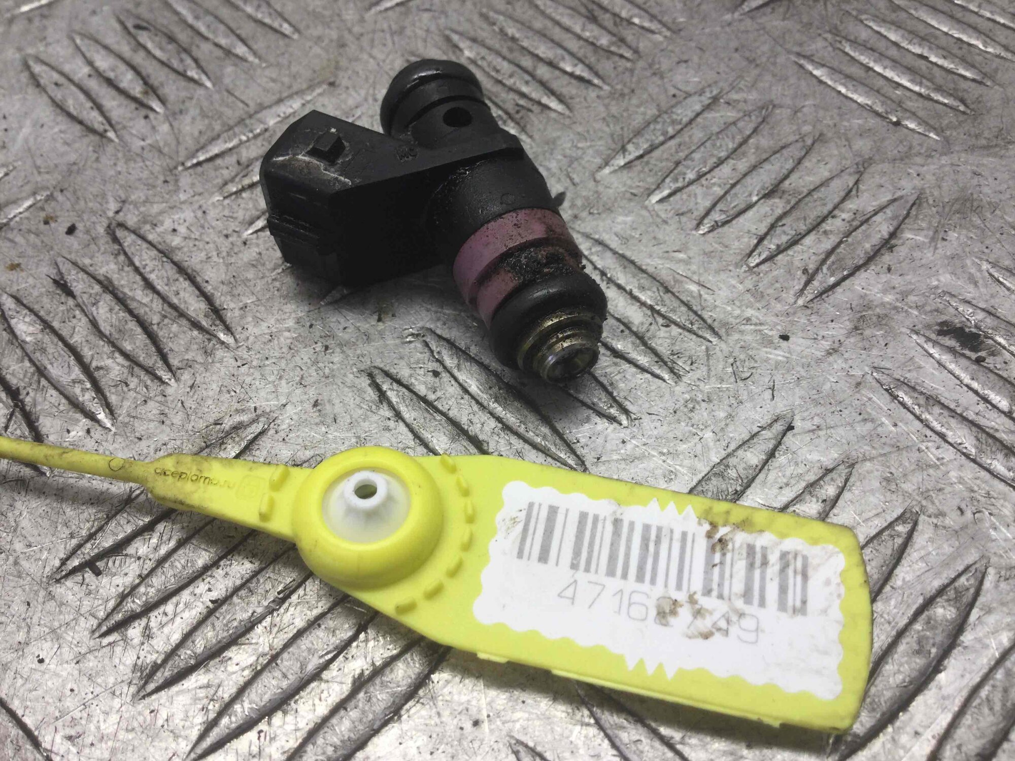 Б/У Форсунка Renault Scenic 2 поколение (2003-2006) 2007 г.