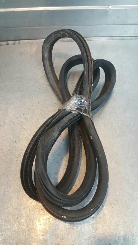 Уплотнитель двери Citroen C4 LC TU5JP4 2004 задн. прав. (б/у) 9023SN