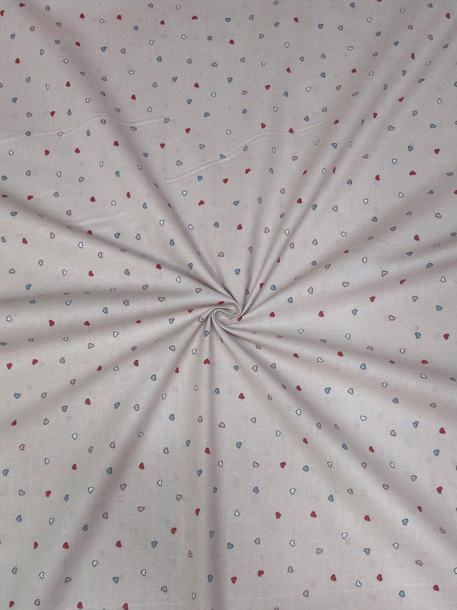Ткань Поплин "Мелкие сердечки на бежевом",100*150см