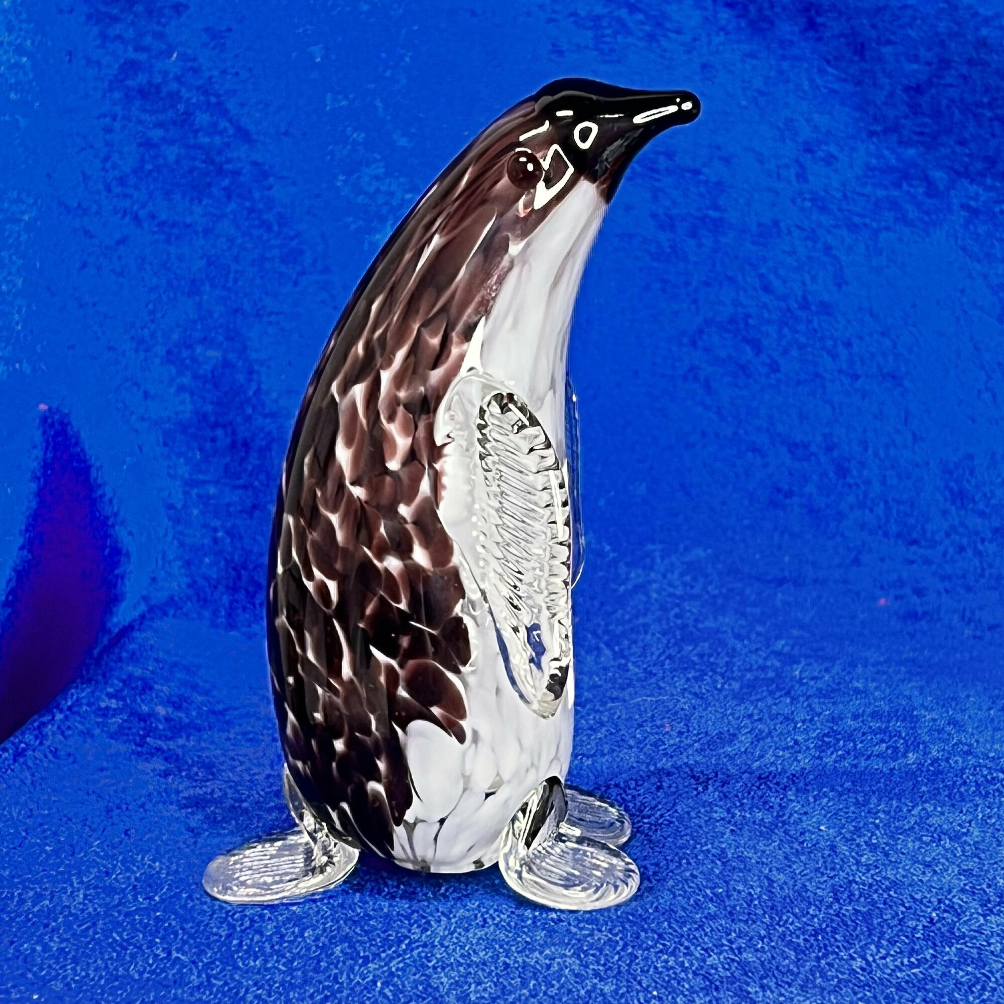 Сувенир из цветного стекла "Пингвин" Белый марганец