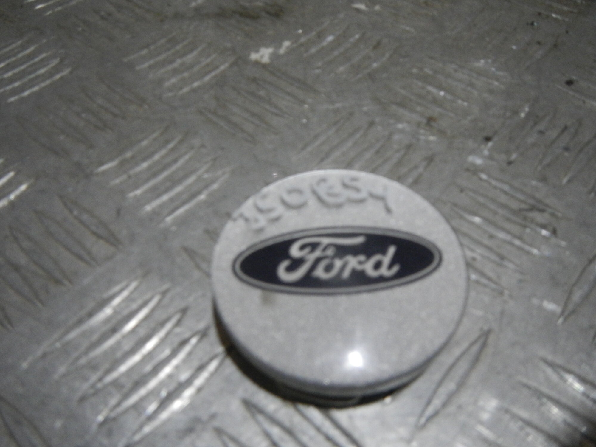 Б/У Колпак декоративный легкосплавного диска, Ford (Форд)-FOCUS 2 (05-08) FORD FOCUS 2 (05-08) Царапины 350854 FORD арт....