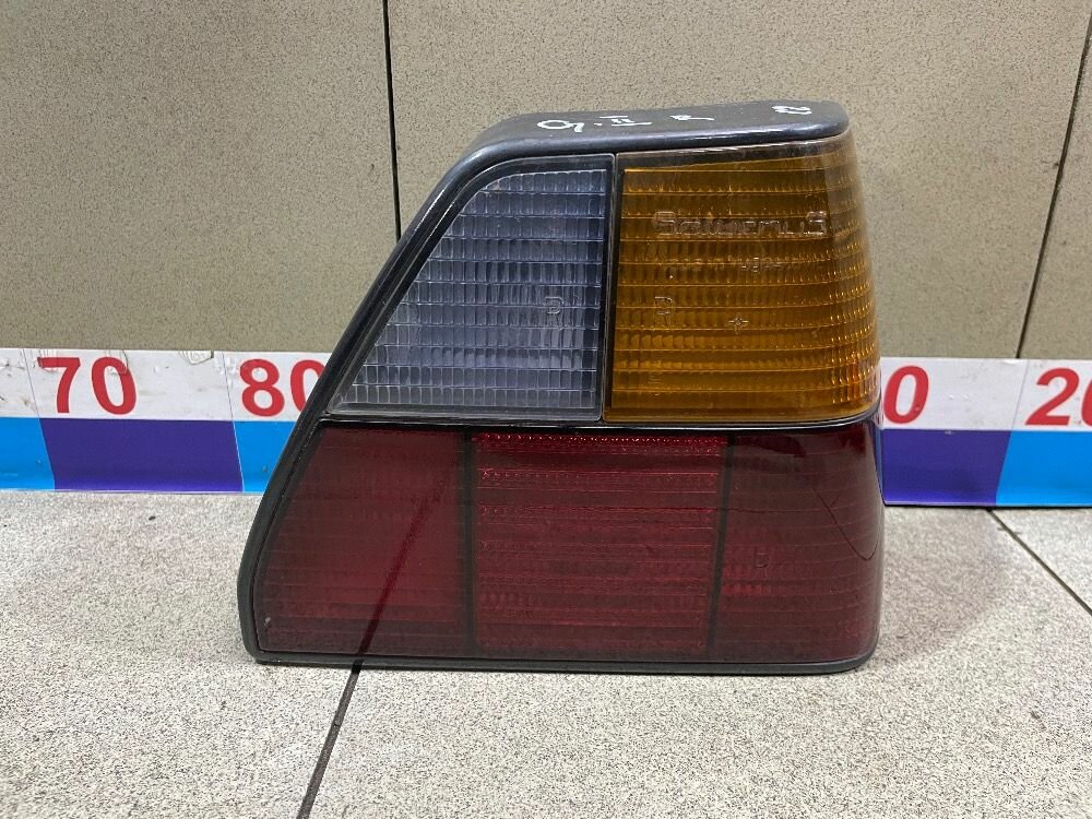 Фонарь задний правый Golf Mk2 191945112