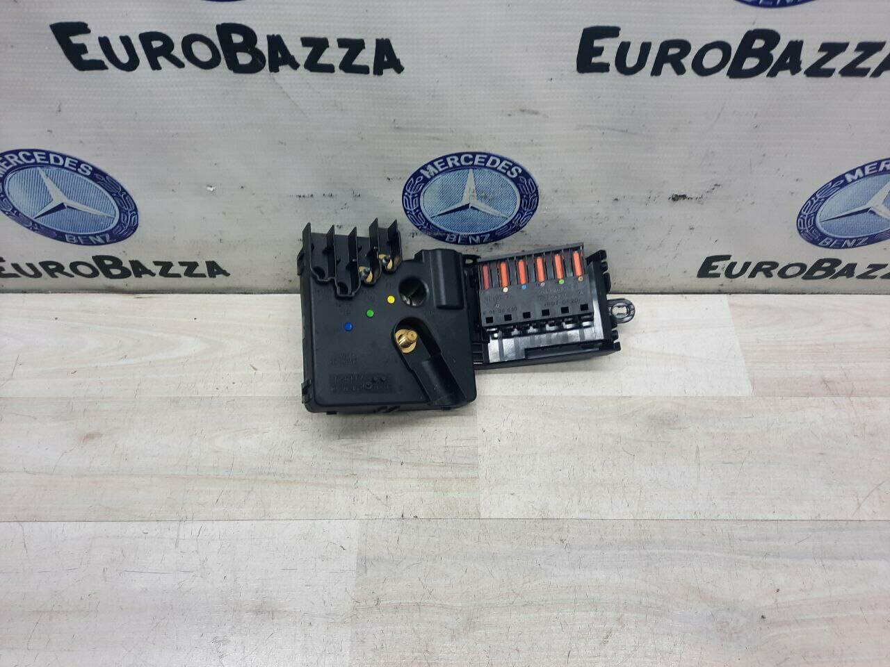 Блок предохранителей салона Mercedes W219 A2119820302