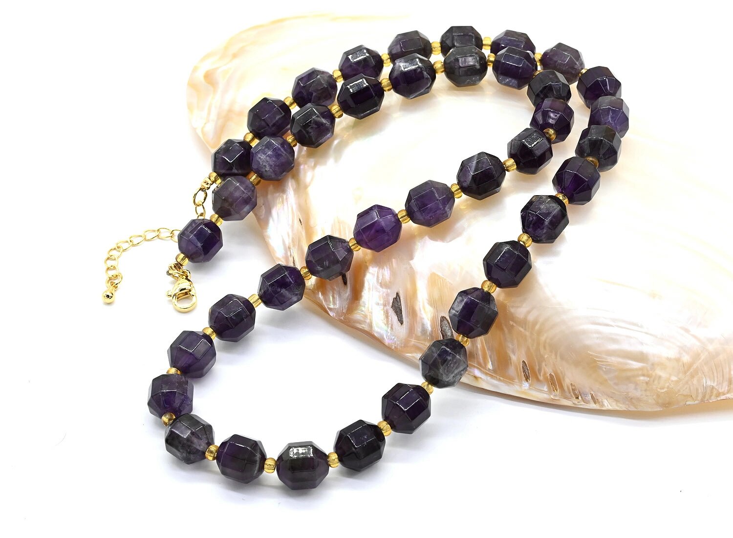 Бусы, аметист