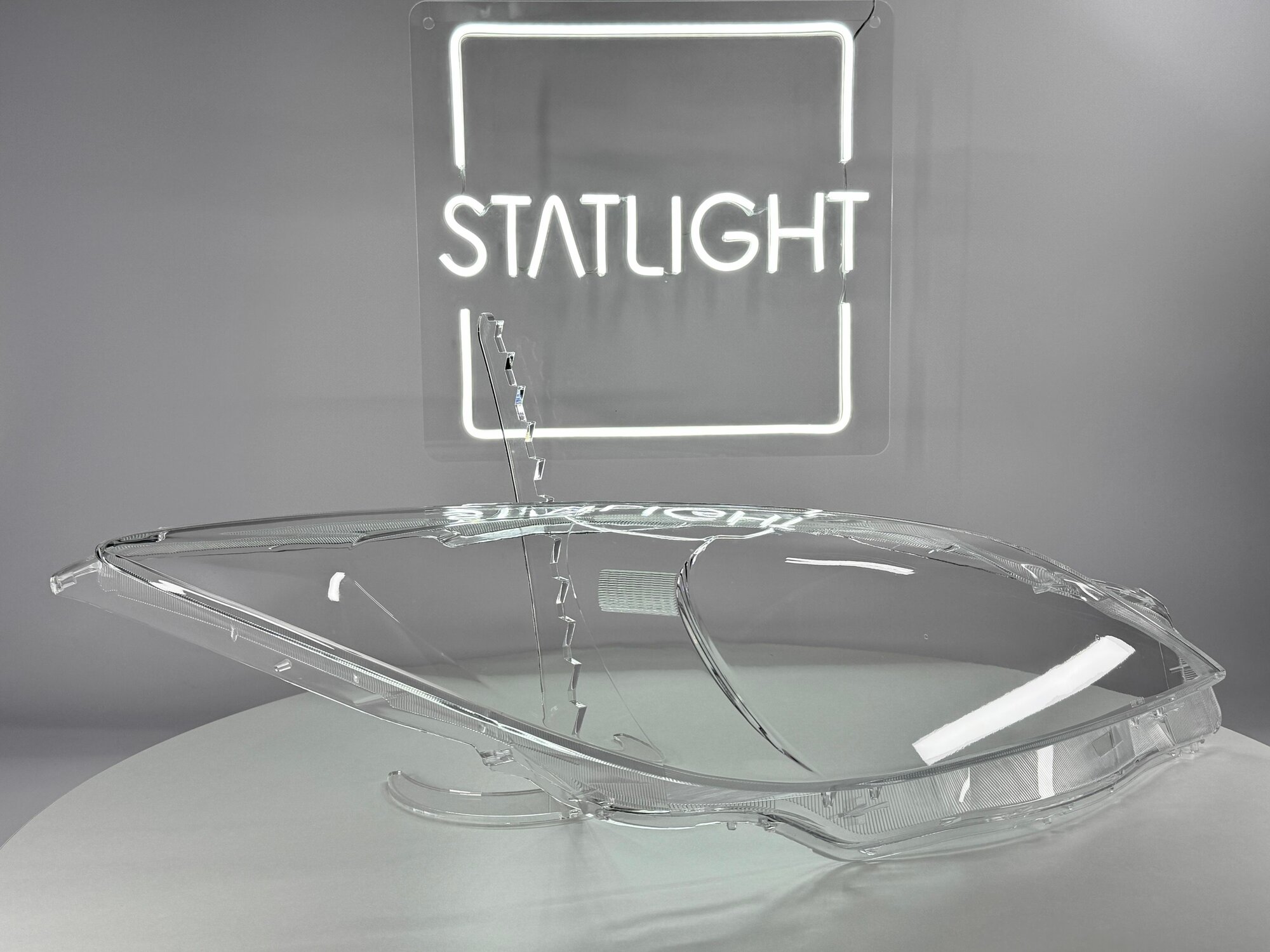 Стекло правое на Mazda 3 II (BL) 2008-2013 под болт