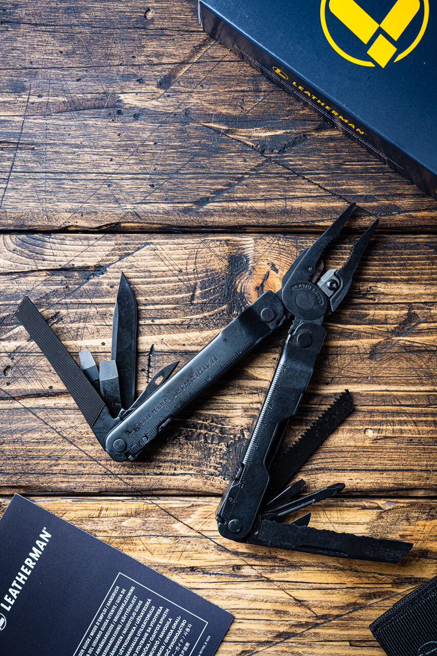 Мультитул LEATHERMAN Super Tool 300 black с чехлом Molle, 19 инструментов