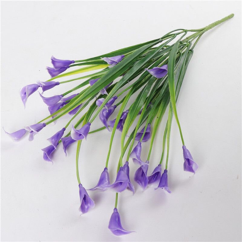 Цветы калла яркие идеально подходят для кафе и модных бутиков фиолетовый