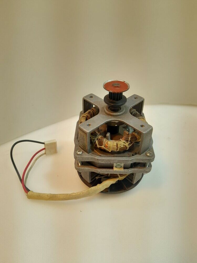 Двигатель JC-211 CLASS 130 220-240V 50Hz 80W для хлебопечки, длина штока 26мм