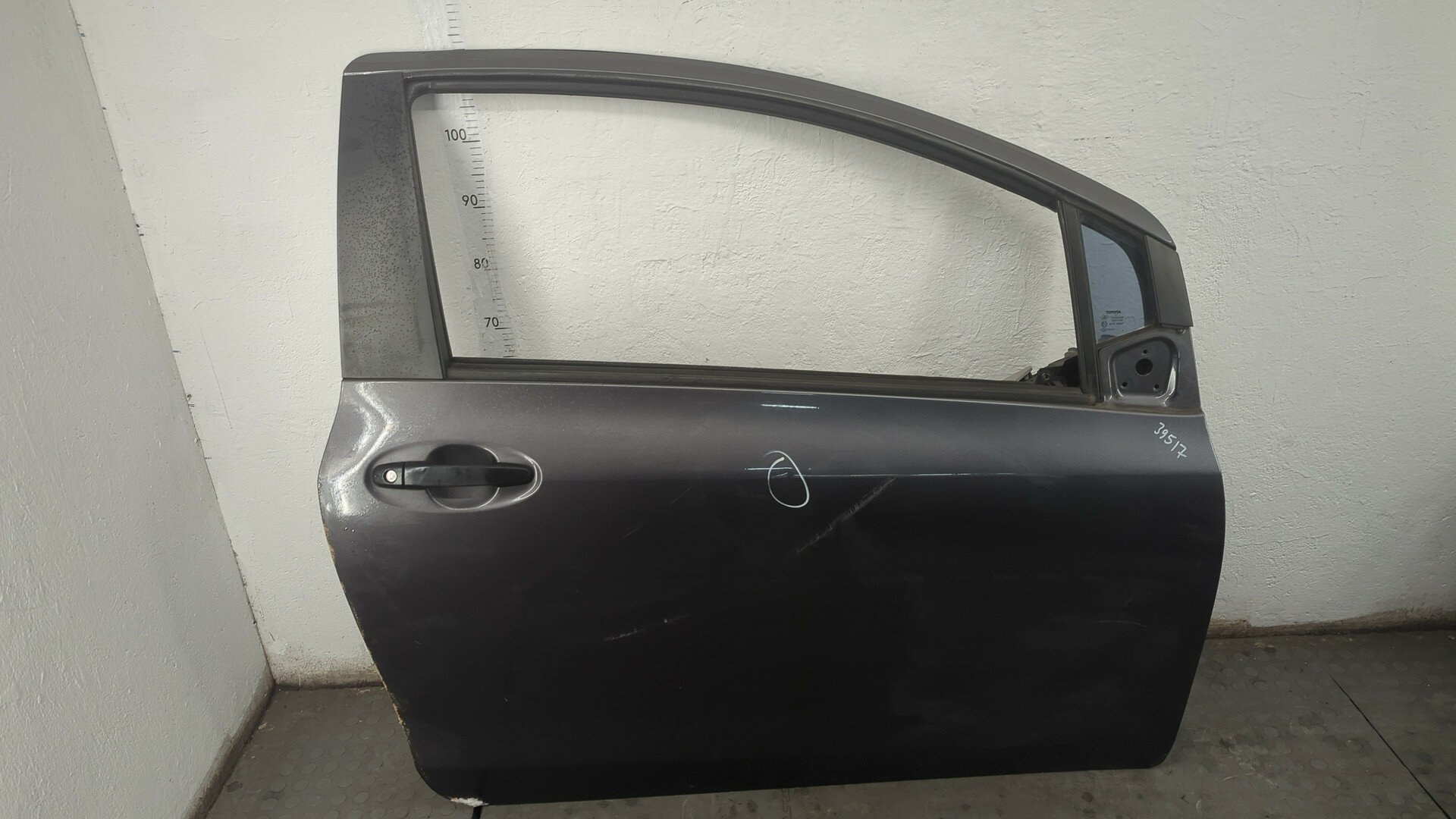 Дверь боковая (легковая) правая передняя Toyota Yaris Б/У