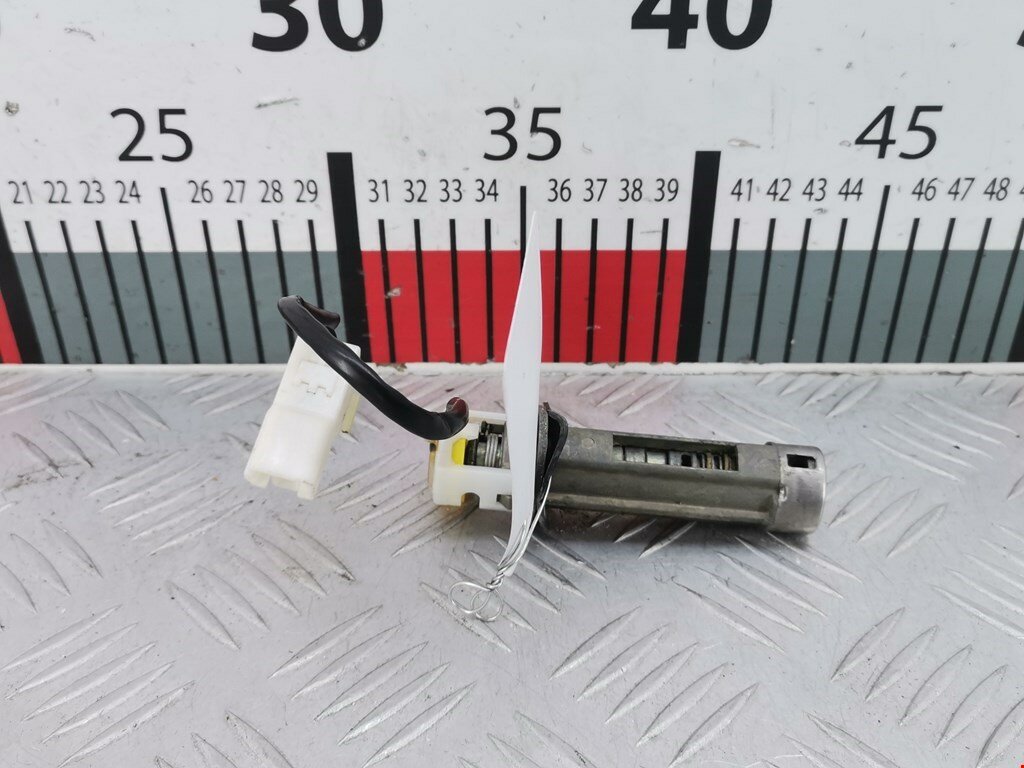 Личинка дверного замка Kia Magentis 1 арт. 1972384