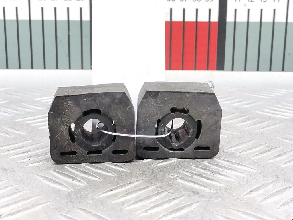 Кронштейн (крепление) радиатора Opel Omega B арт. 2021513