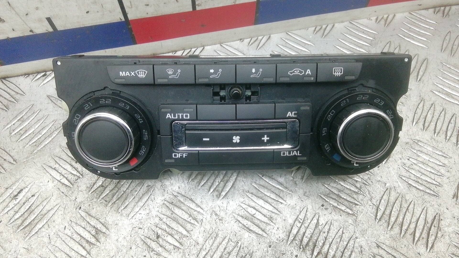 Блок управления печки и климат-контроля SKODA SUPERB 2, Номер 009777774924