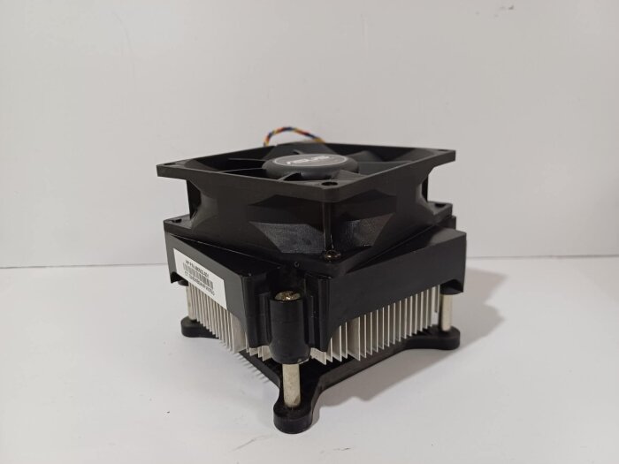 Кулер Asus 480502-001 DX2400 4Pin Al крестовина