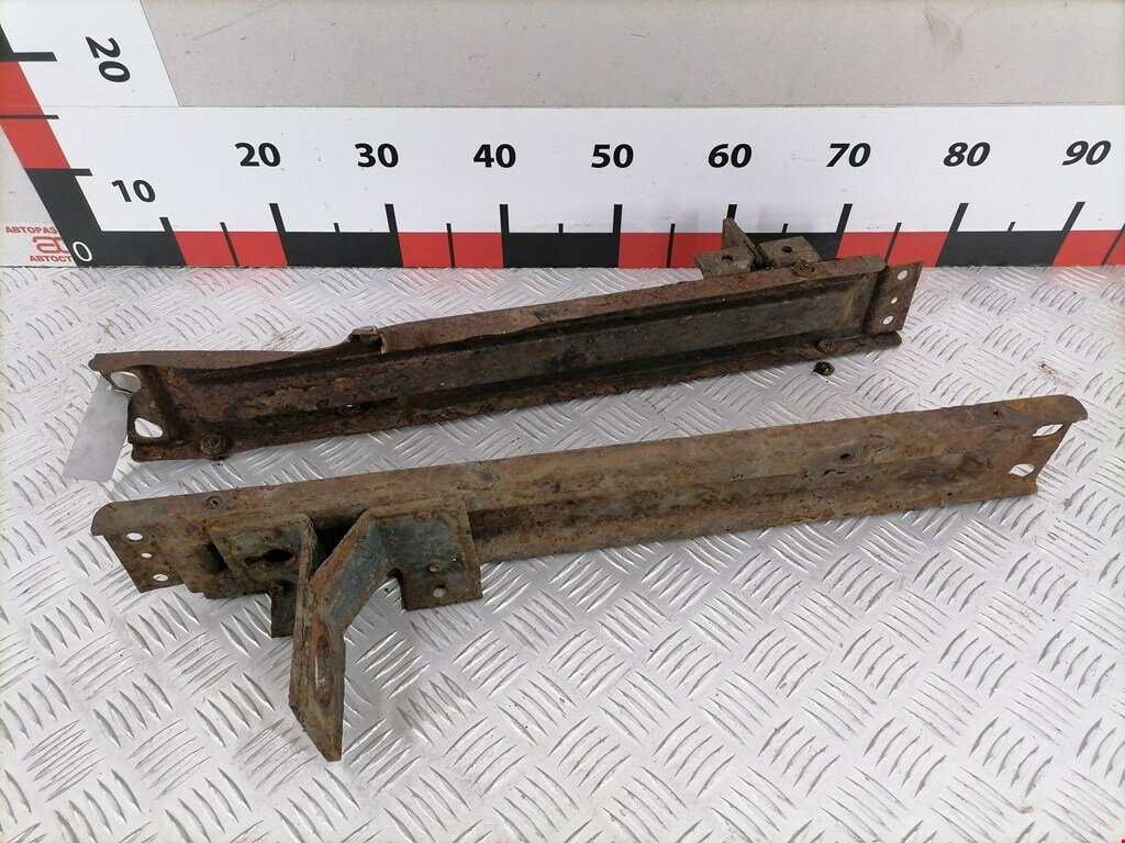 Кронштейн (крепление) радиатора Renault Midlum арт. 1011640