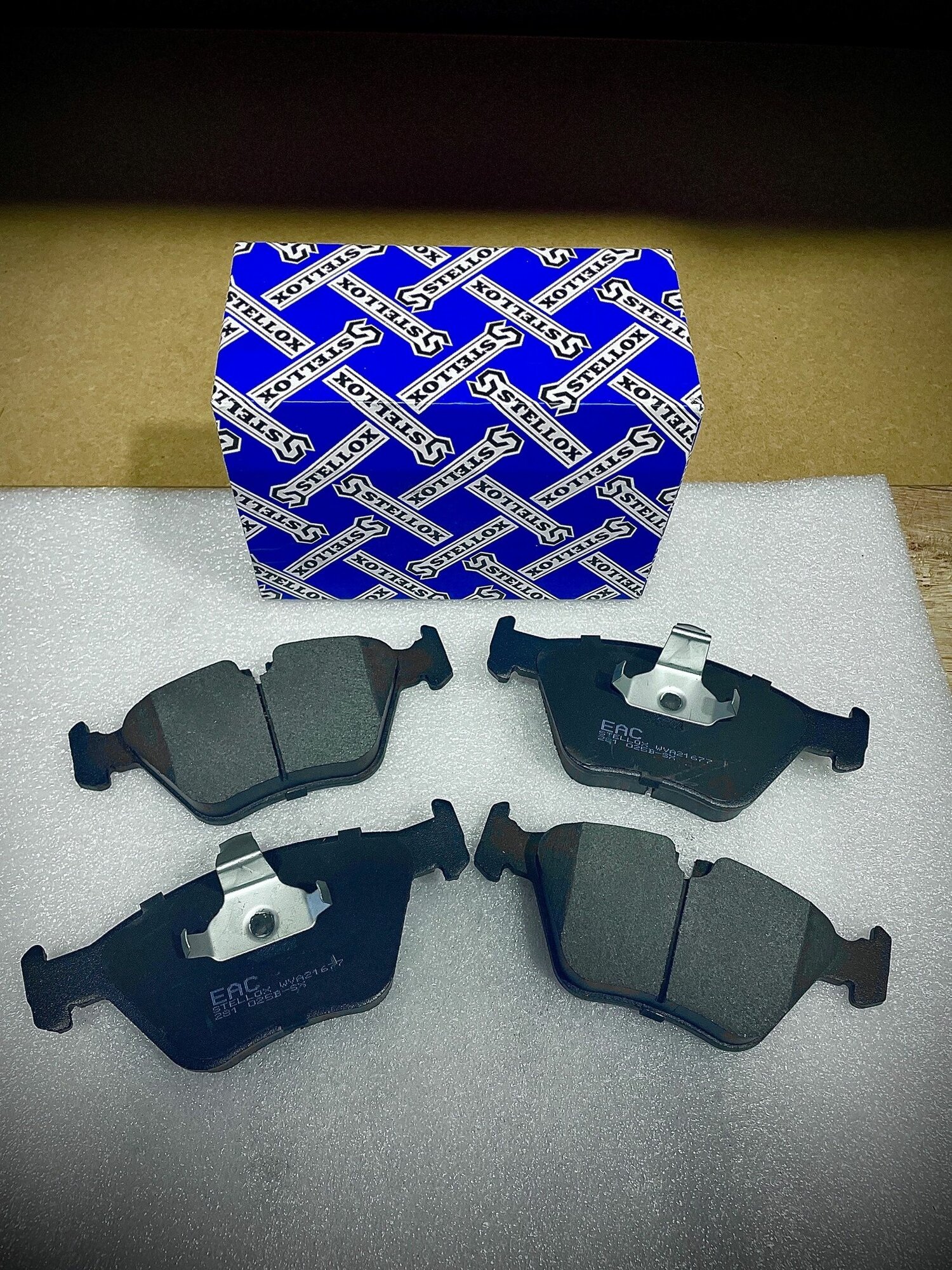 Колодки передние для BMW 3 купе E46 330 2000-2006 / Передние колодки Е46 - 34111163387; 34111163953;