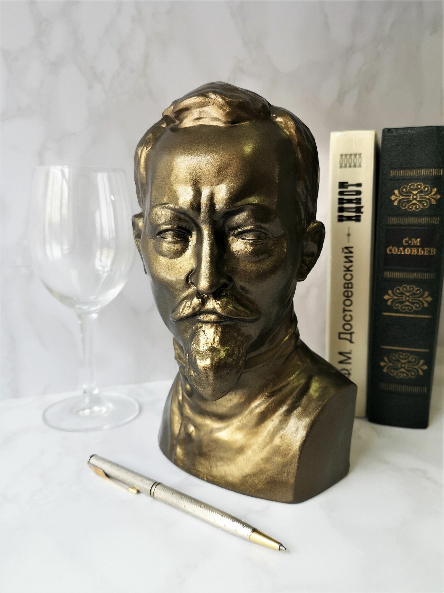 Статуэтка Бюст политический деятель Ф. Э. Дзержинский. Высота 22см. Гипс, цвет бронза. Подарок руководителю в кабинет, учителю истории на день рождения, мужчине на юбилей.