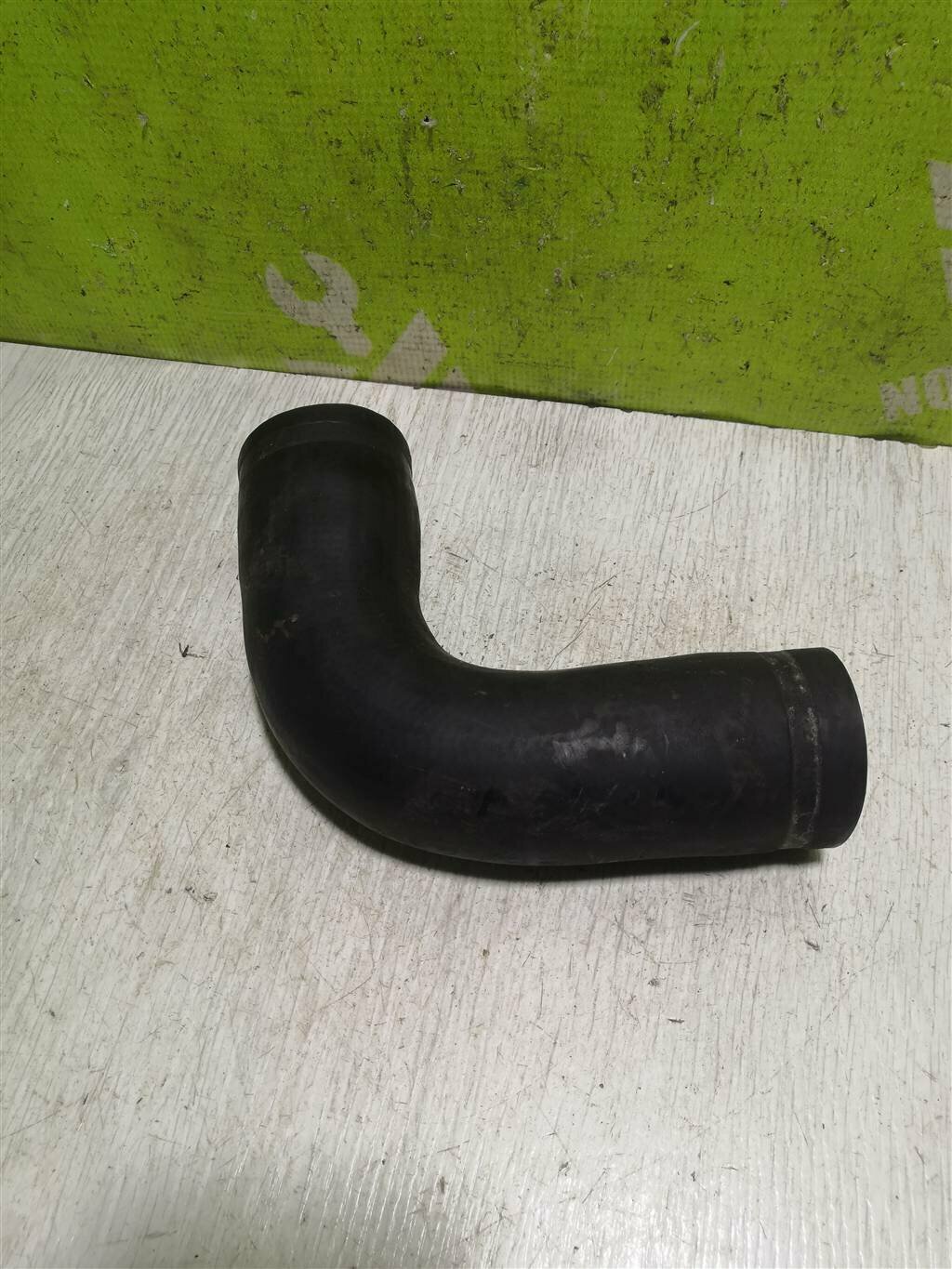 Патрубок интеркулера VW Passat B5 96-00