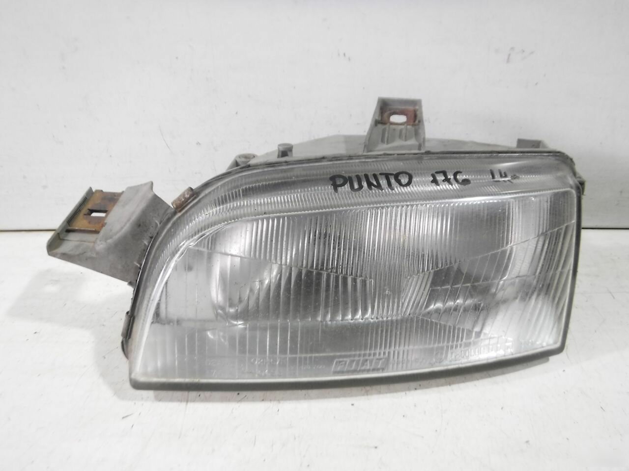 Фара левая FIAT Punto I (1993—1999) 46402650