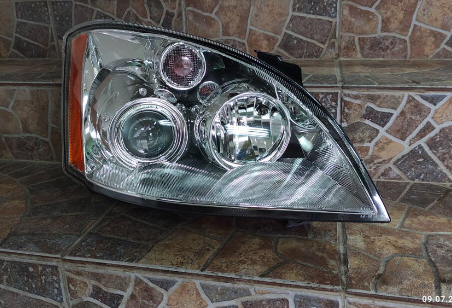 Фара правая Chery Fora (A21) (06-11) Чери Фора