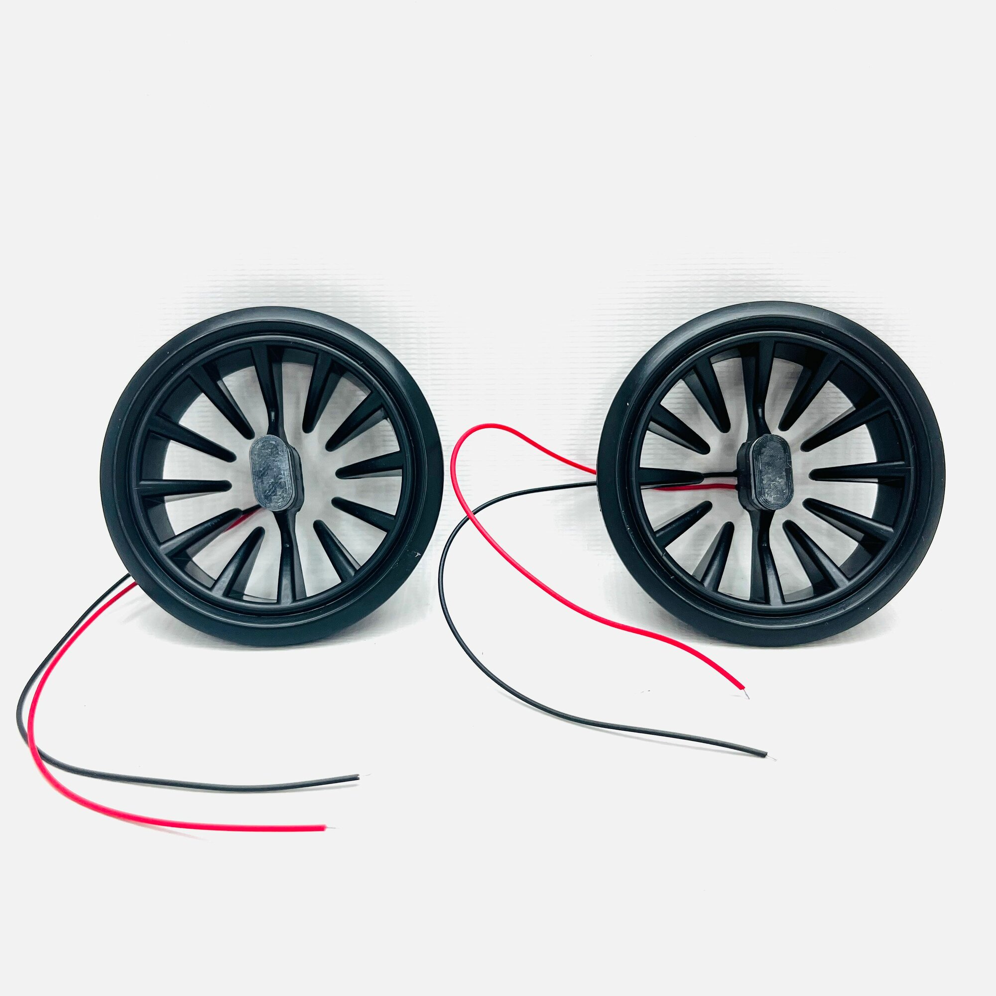 Сопло вентиляции с подсветкой Lada Granta, Kalina 2 / ВАЗ 2190-2194 (красный, стиль AMG, 2 шт.)