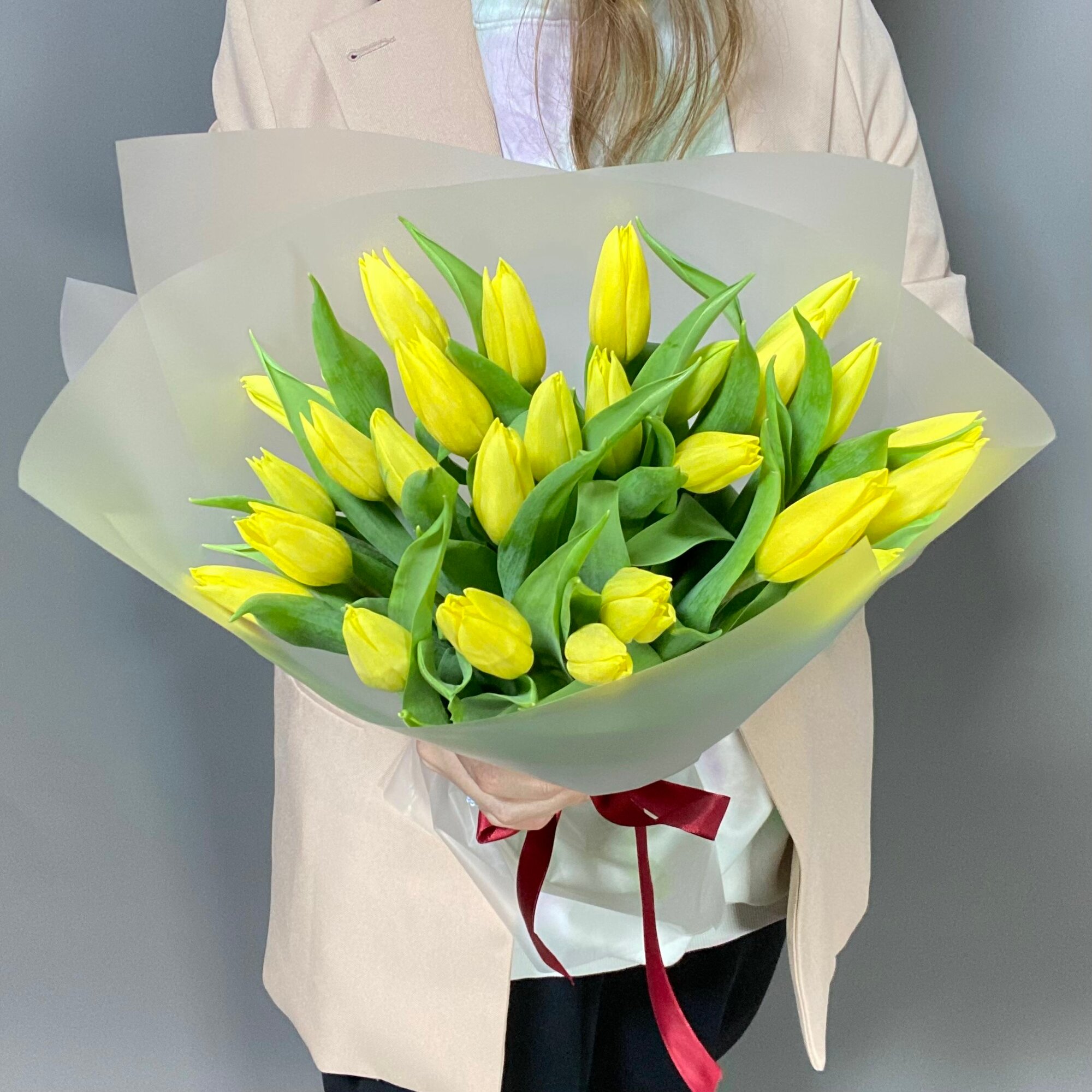 Желтые тюльпаны (25 тюльпанов), высота букета 45 см, ширина 30 см