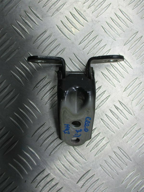 Б/У Петля двери задней правой нижняя Kia Ceed 1 / Киа Сид 1 1.6 G4FC 122Л.С 2009