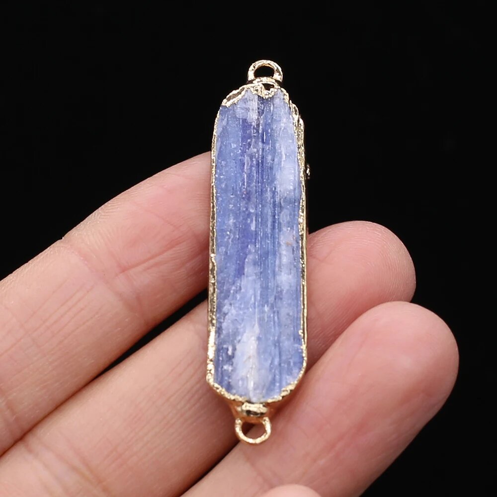 Кристалл кианита для изготовления украшений