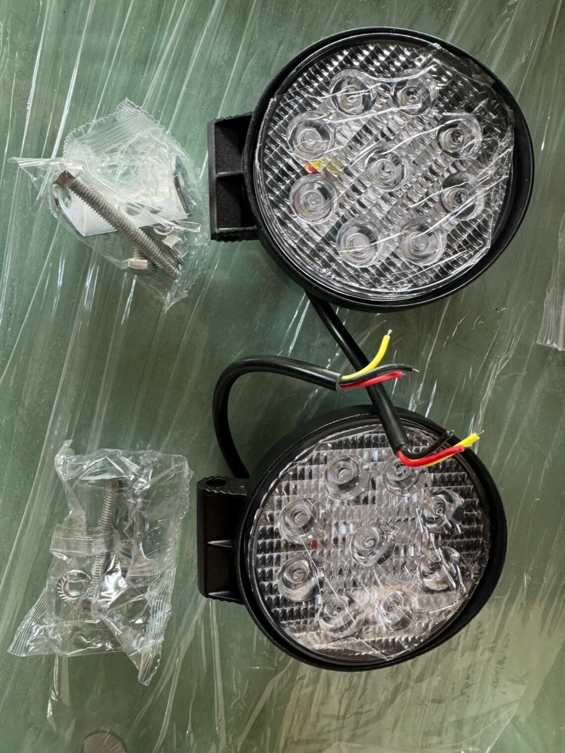 Светотехника Фара светодиодная LED 27 WR 1980 К (9 диодов) 12-24 В круглая(10,5х10,5х3 см)