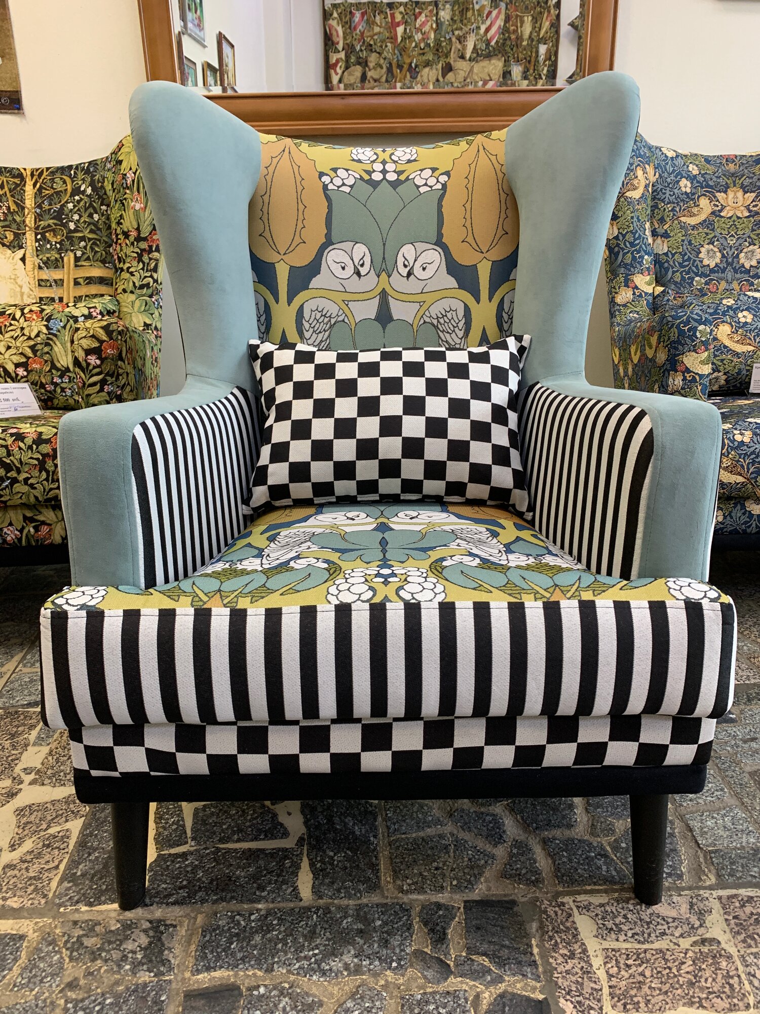 Кресло классическое, с ушами, гобеленовое "Совы"