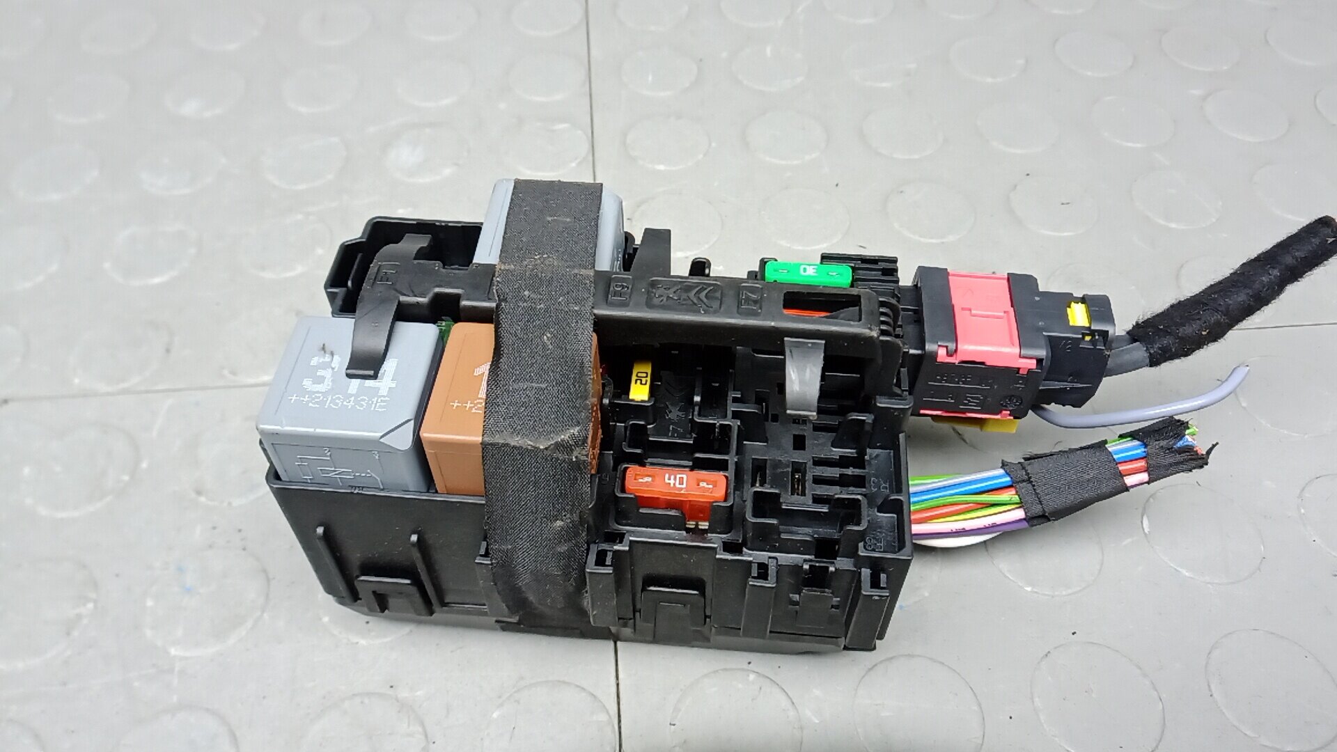 Блок предохранителей CITROEN C4 3