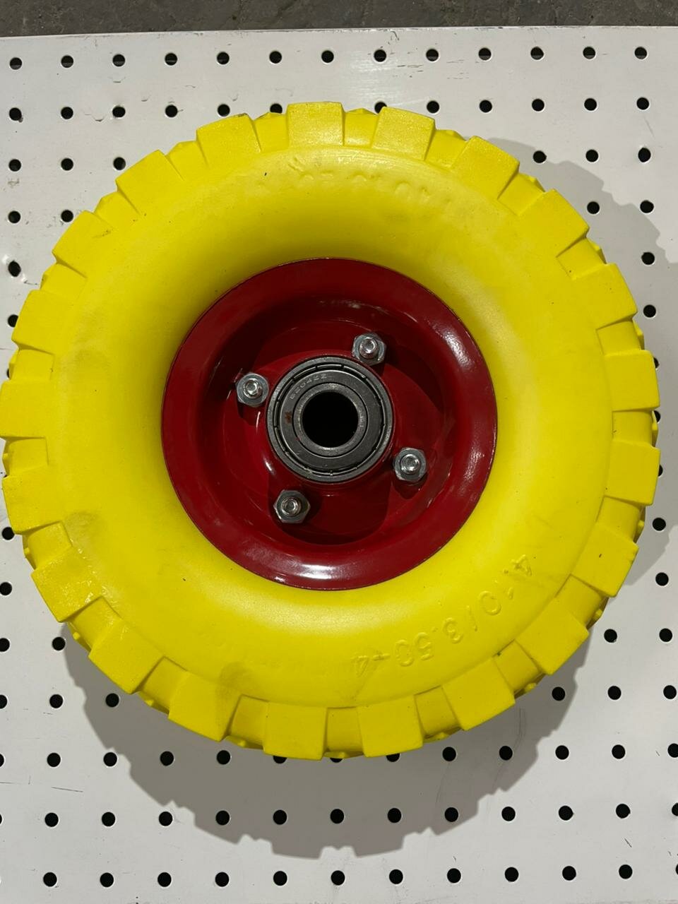 Колесо полиуретановое 4.10/3.50-4 D16 универсальное