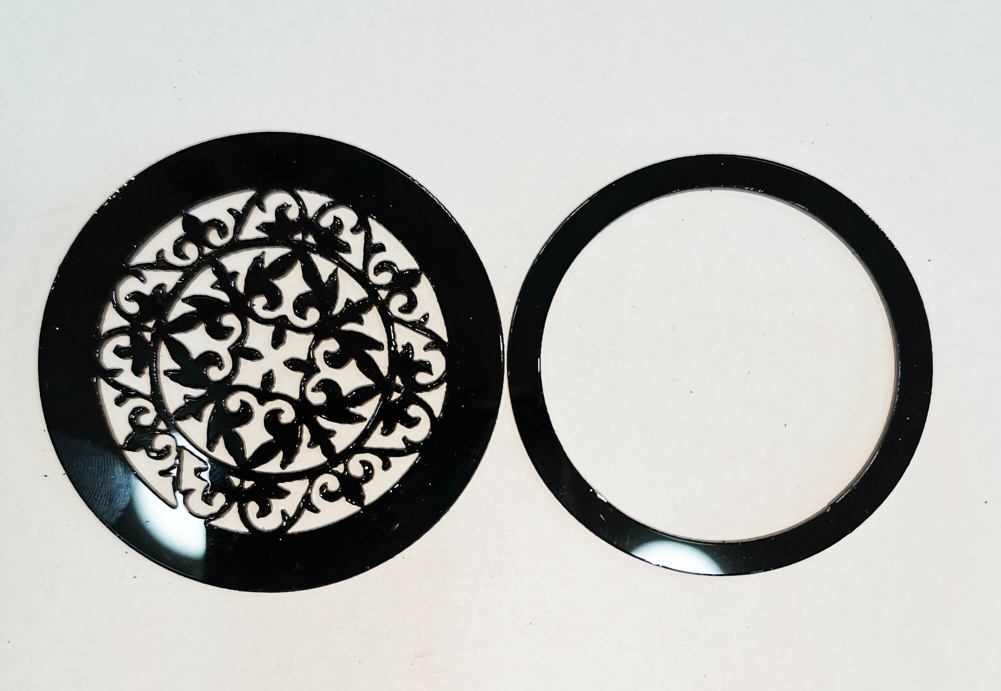 Решетка полистирол для натяжного потолка черная круглая Абстракция 50*50 мм (№74)