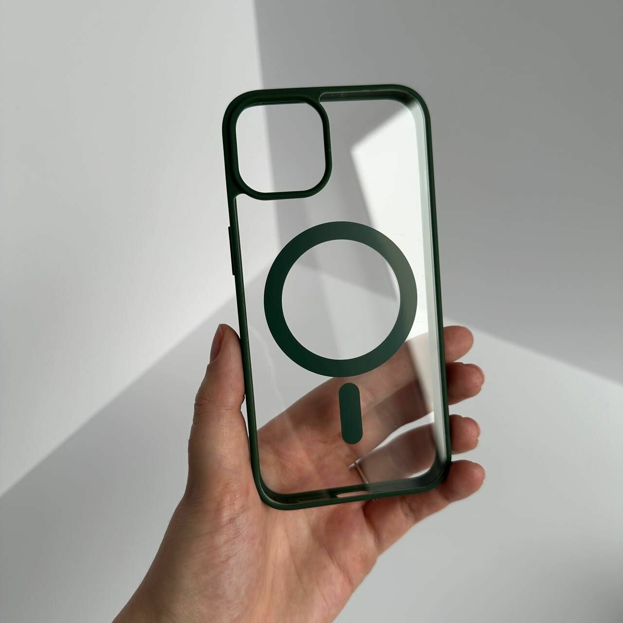 Чехол , накладка магсейф на Айфон 15 про для магнитных аксессуаров, противоударный, прозрачный зеленый