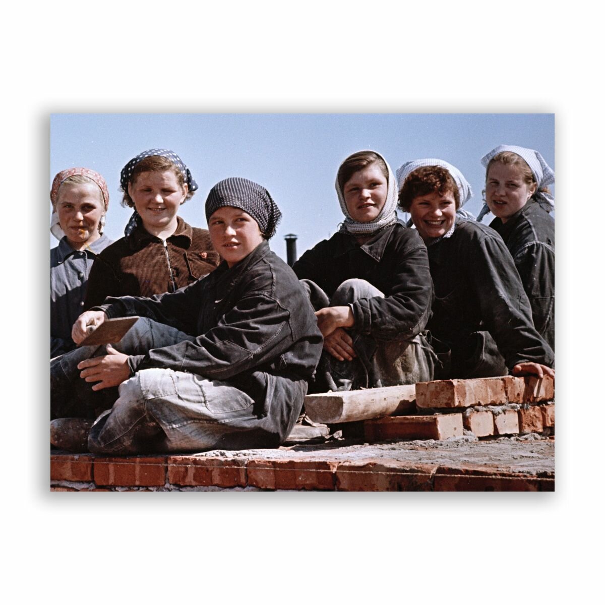 Советский постер, плакат на бумаге / Строители / Размер 30 x 40 см