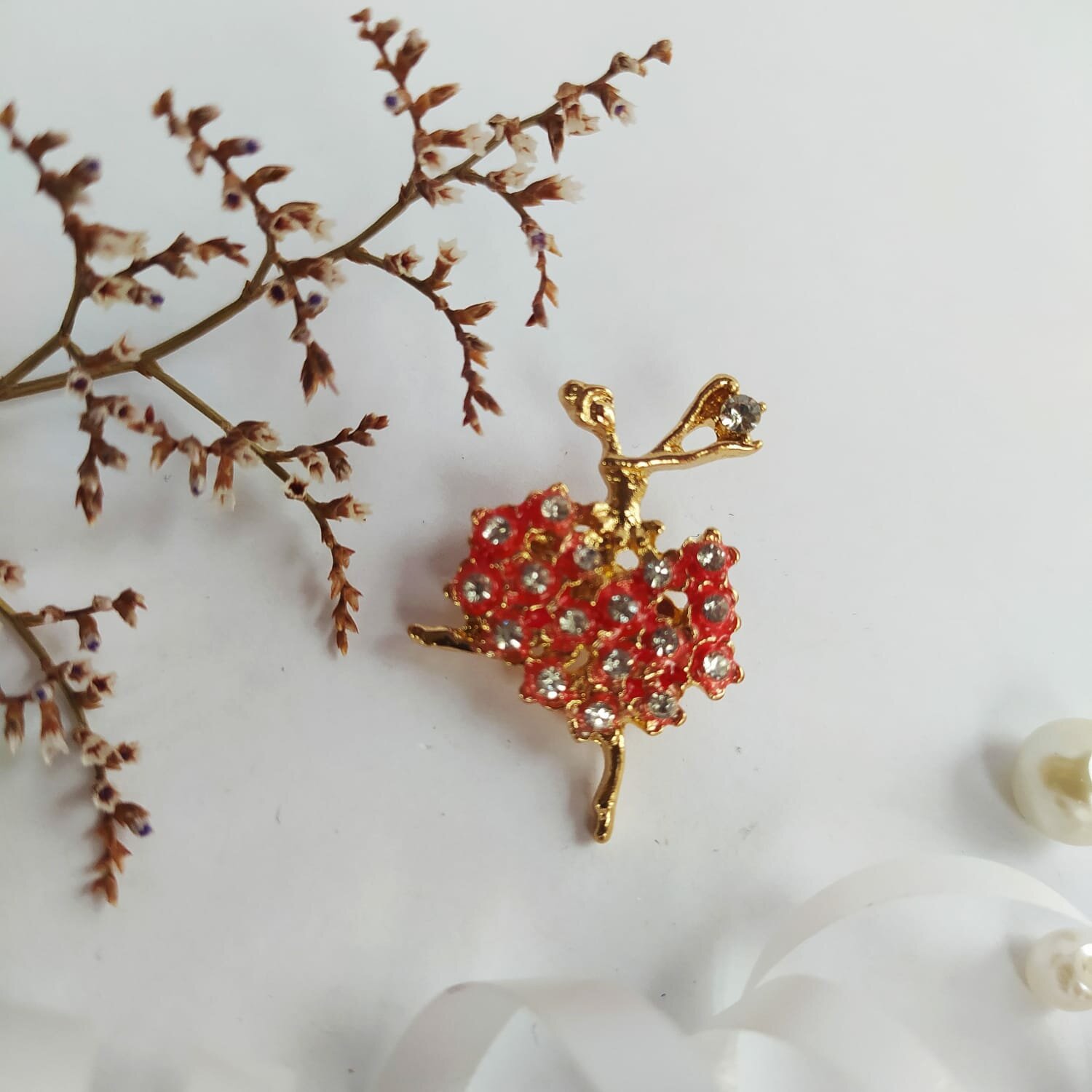 Брошь, эмаль, стразы