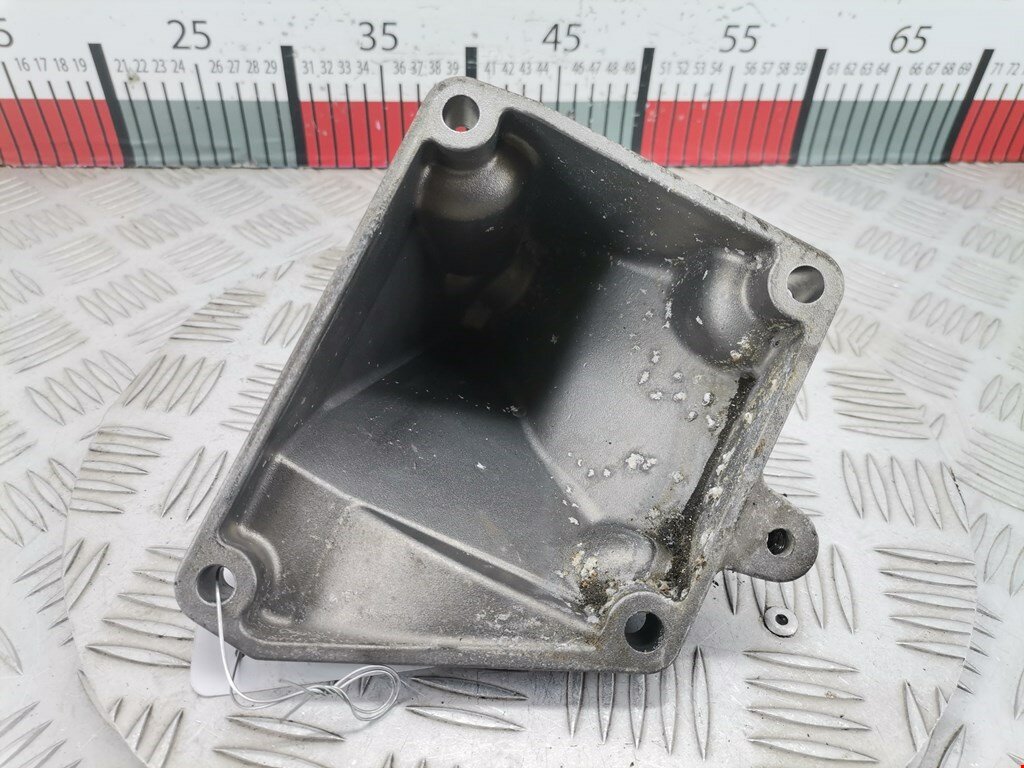Кронштейн (крепление лапа) двигателя Mercedes E-Class (W211) A2722231704 арт. 1833327