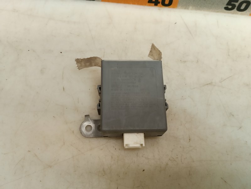 Б/У Понтиак Вайб 1 Блок управления центральным замком Pontiac Vibe 2003 1 349647 PONTIAC арт. 1470104105A