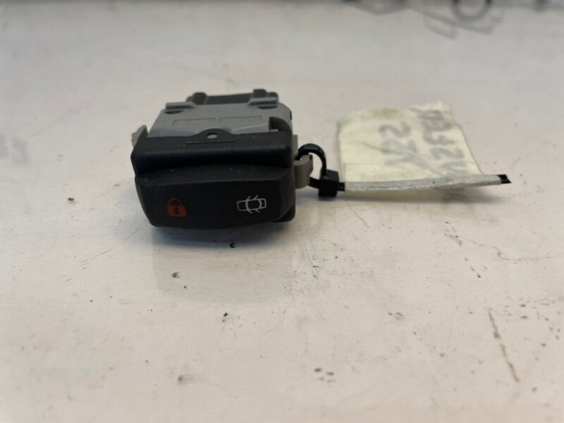 Б/У кнопка центрального замка Renault Duster 2014 HSM F4RA400 46638 RENAULT арт. 252108592R