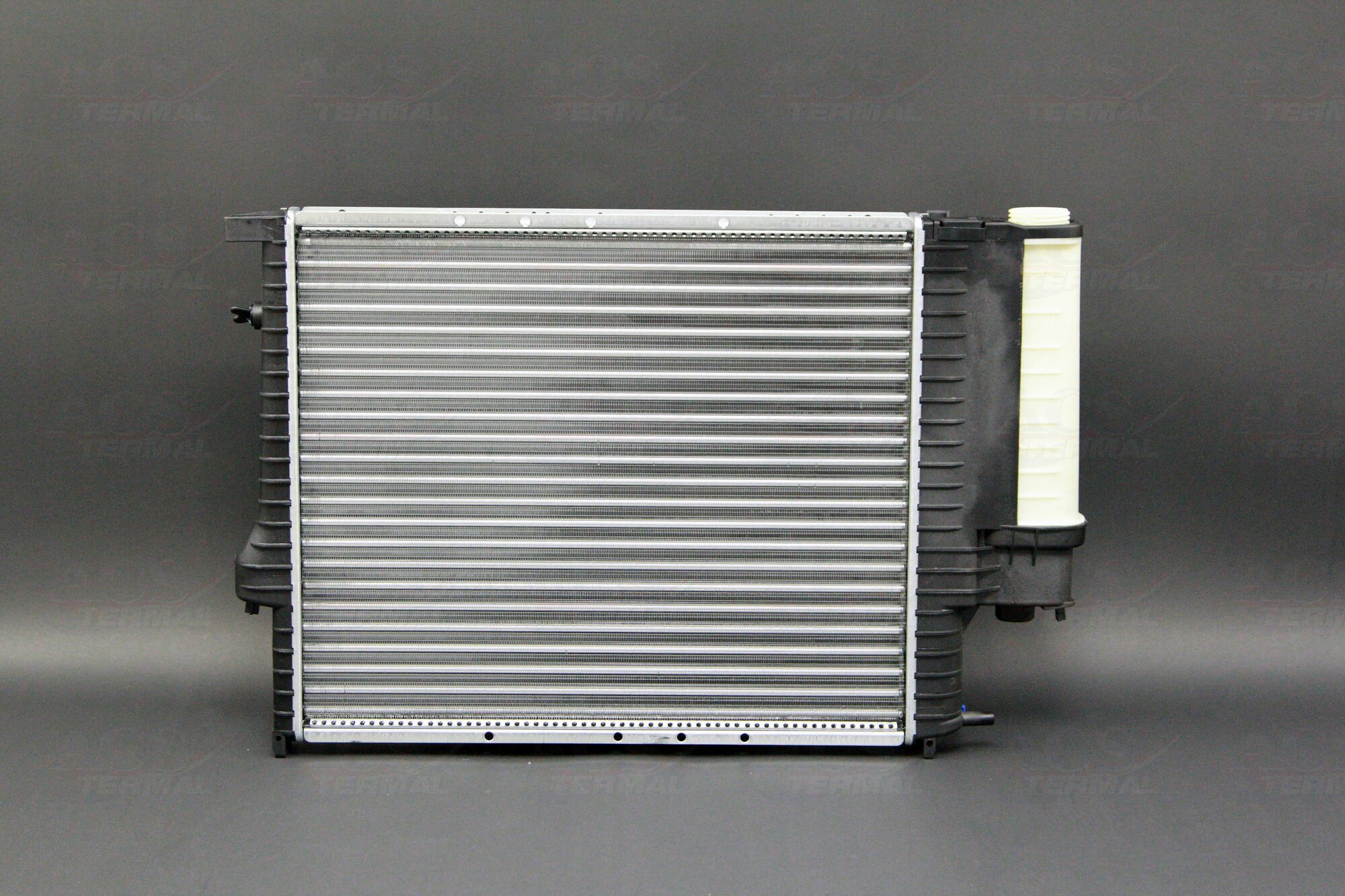 500709 Радиатор охлаждения для BMW E34 520-525 (87-96) A/C+, AT