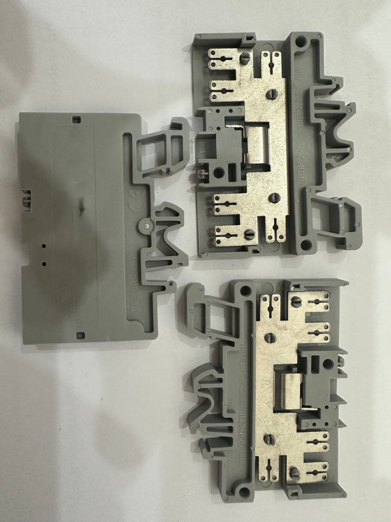 Зажим проходной FDP.2 2.5 кв. мм серый с втычными контактами QUADRO ZFD100 DKC (кол-во 70 штук)