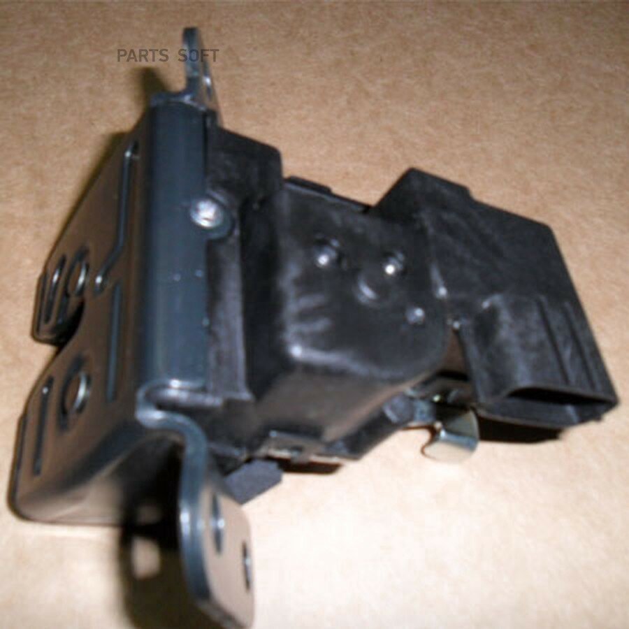 Замок багажной двери от официального дистрибьютора, SSANG YONG, артикул 7141034001