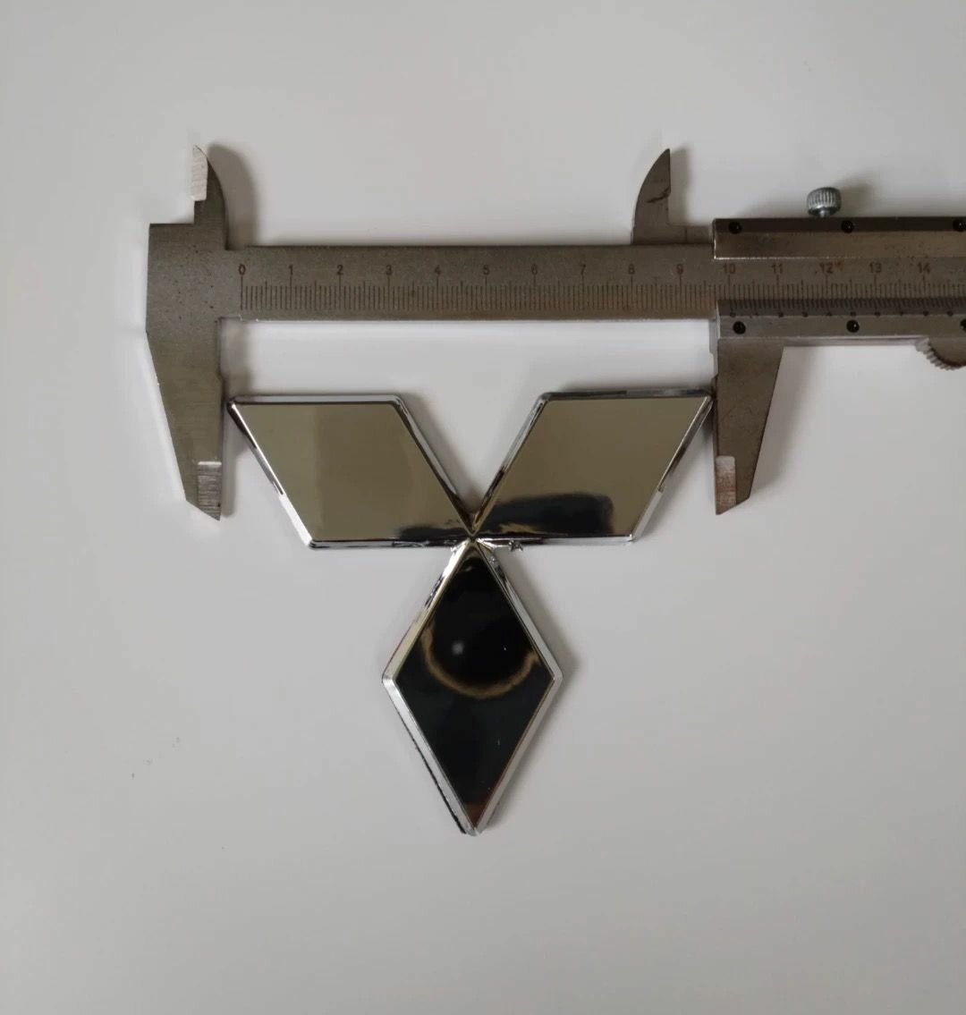 Эмблема ( орнамент, шильдик)для автомобиля Mitsubishi Митсубиси, Значки на капот,100 мм, кривая вокруг,1 штука