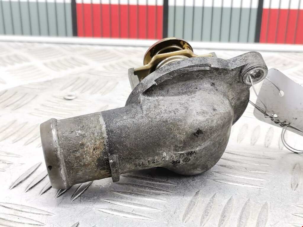 Корпус термостата Volkswagen Transporter (T5) 070121114 арт. 1978425