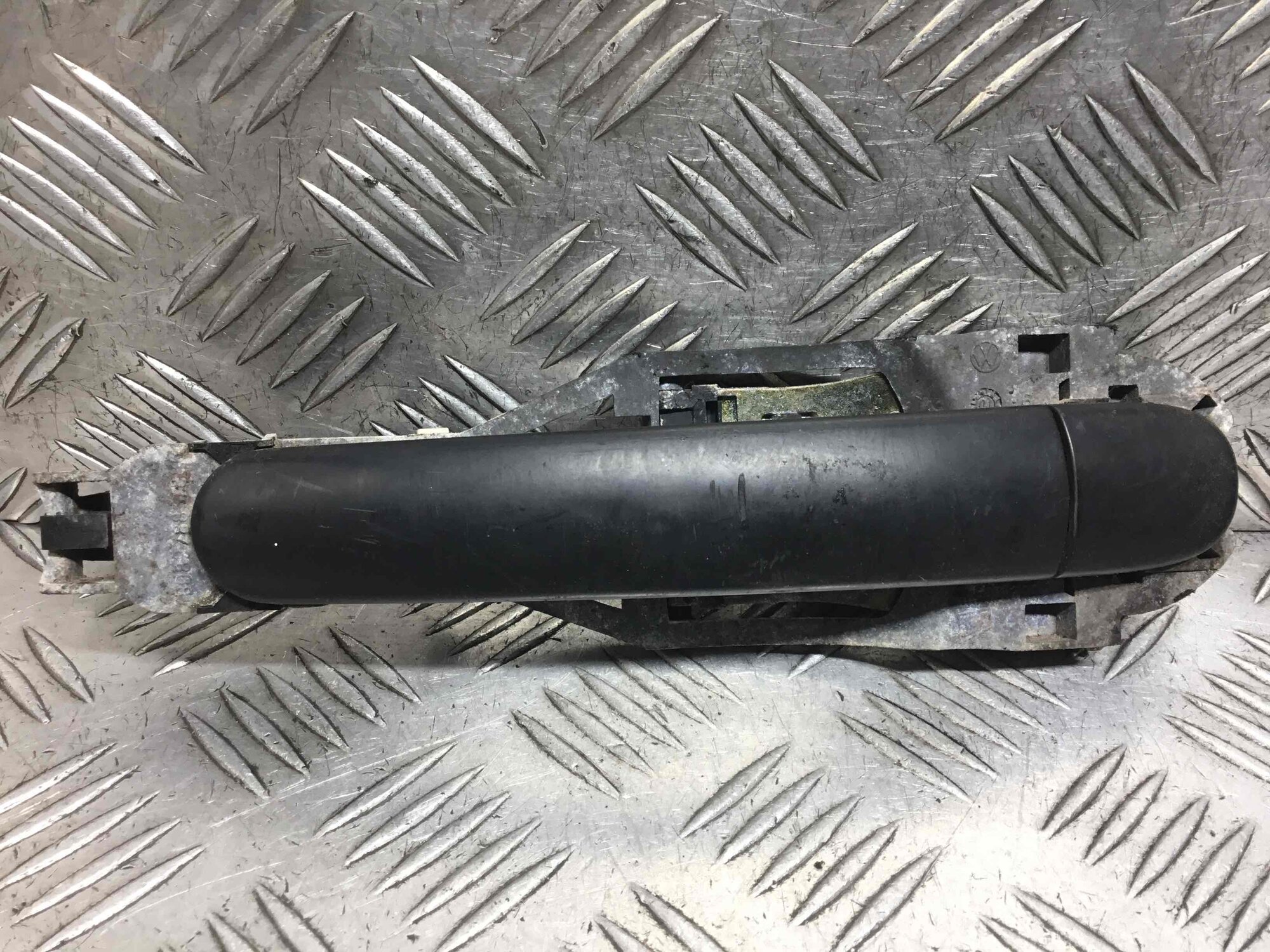 Б/У Ручка наружная задняя левая Volkswagen Golf 4 поколение (1997-2004) 2000 г.