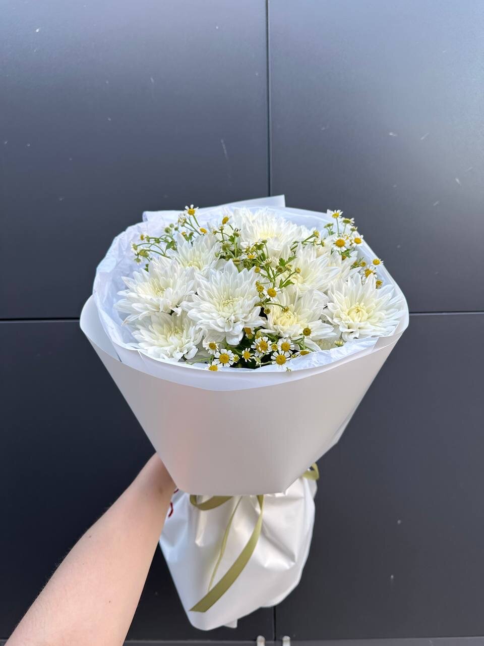 Букет хризантем и ромашек