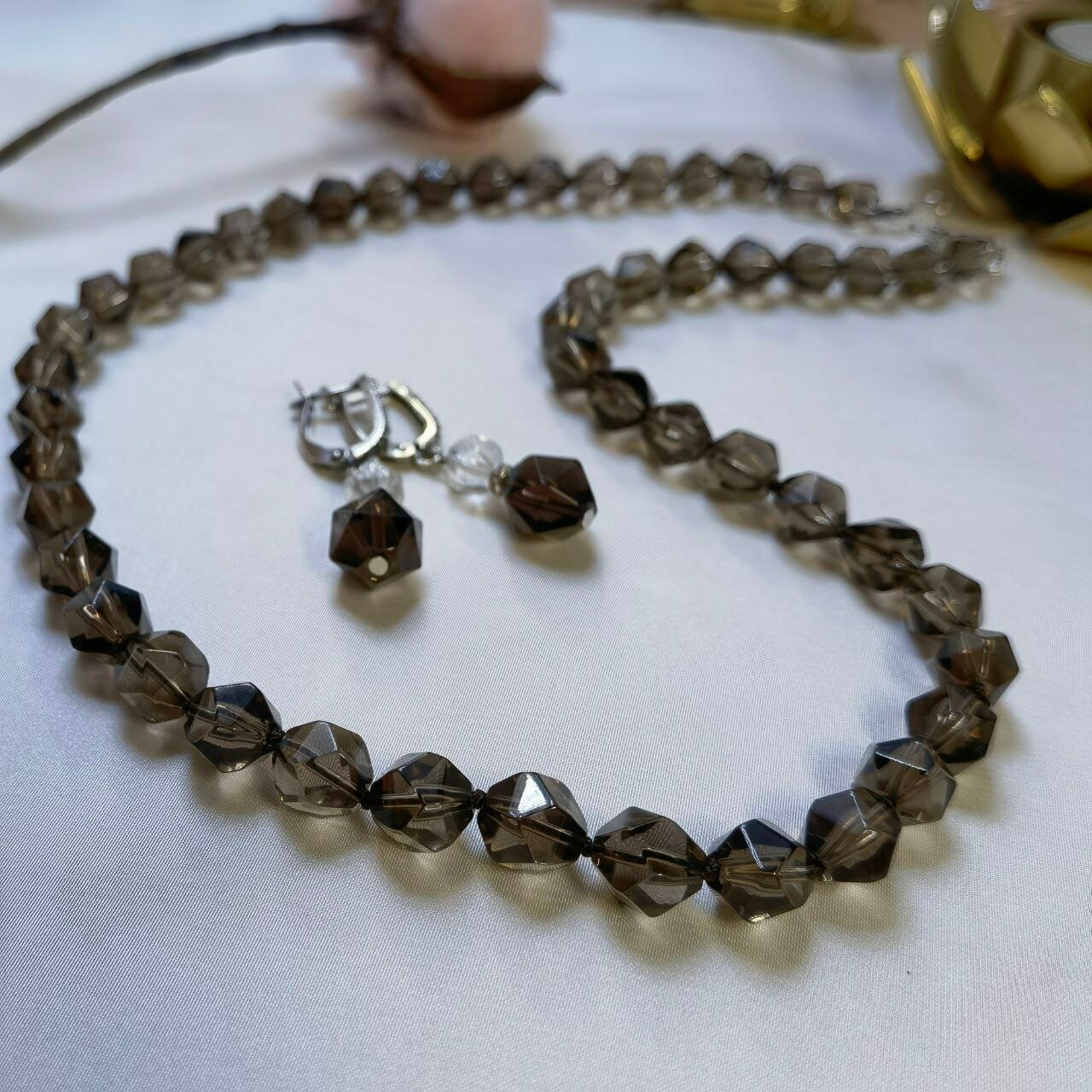 Комплект бижутерии: серьги, колье, раухтопаз