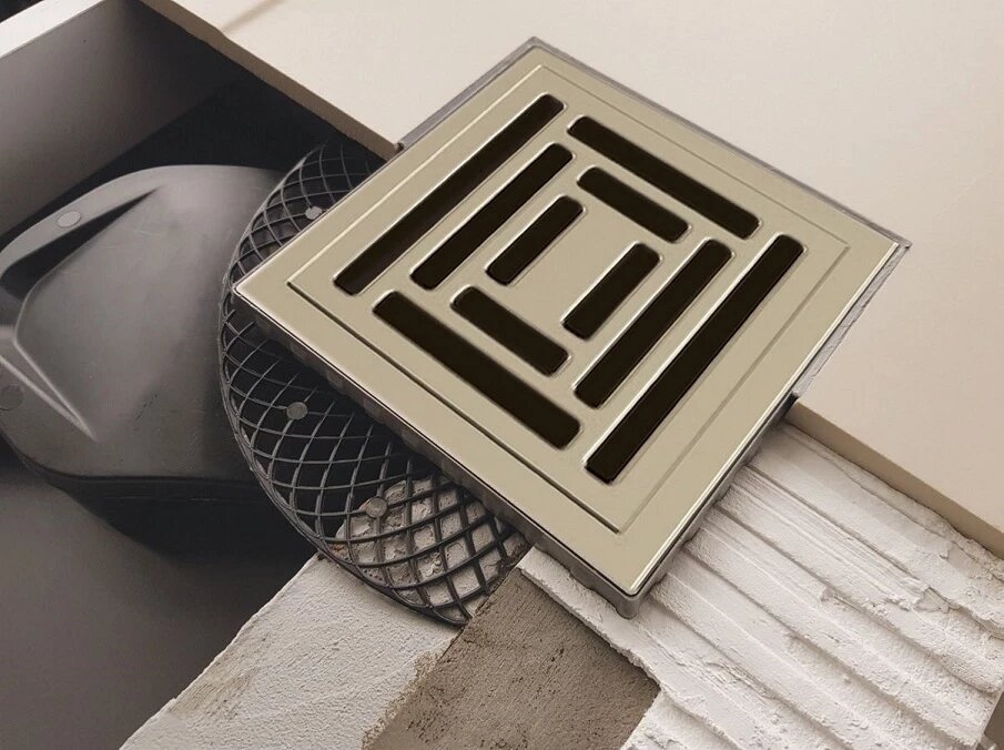 Душевой трап Berges Platz Uno 090170 148x148/50 мм, с решеткой, перфорированный, матовый хром