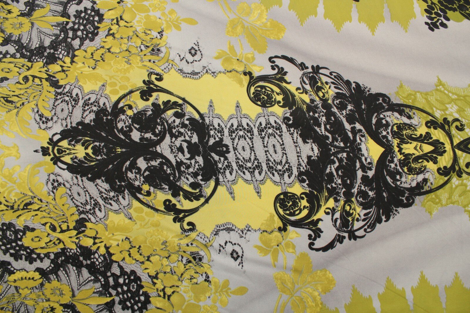 Ткань Атлас серо-чёрный вензельный узор на фоне цвета лайм, ш144см, 0,5 м